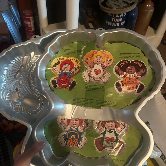 Cabbage Patch Kids | Dining | Vintage 98s Cabbage Patch Kids Cake Pan ...